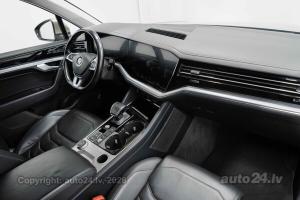 Volkswagen Touareg 2018 in Tallinn, with an engine capacity of 3.00 L and mileage of 194 thousand km for 29900 €, photo 8 on AUTOMOTO.COM.LV