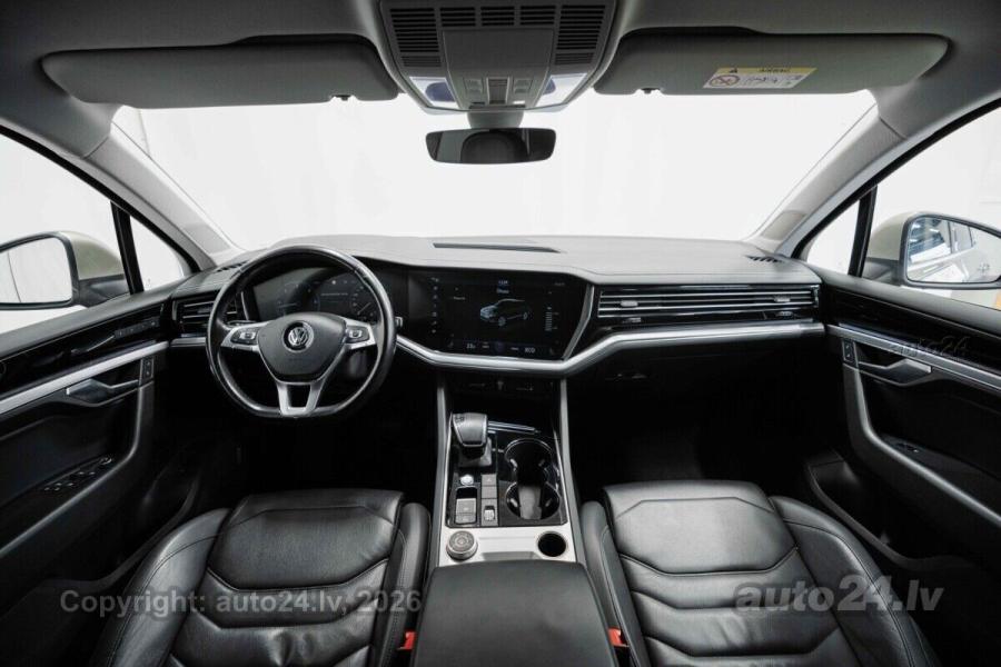 Volkswagen Touareg 2018 in Tallinn, with an engine capacity of 3.00 L and mileage of 194 thousand km for 29900 €, photo 10 on AUTOMOTO.COM.LV