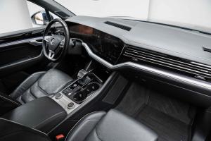 Фольксваген Туарег 2019 в Пеэтри, объемом двигателя 3.00 л и пробегом 188 тыс. км за 31650 €, фото 11 на AUTOMOTO.COM.LV