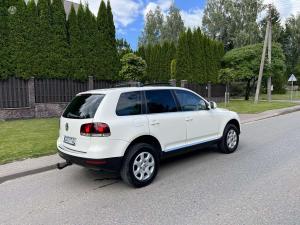 Balts Volkswagen Touareg 2007 Viļņa, ar dzinēja tilpumu 3.19 L un nobraukumu 325 tūkst. km par 3350 €, foto 5 vietnē AUTOMOTO.COM.LV