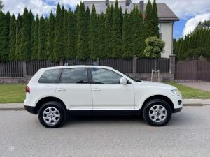 Balts Volkswagen Touareg 2007 Viļņa, ar dzinēja tilpumu 3.19 L un nobraukumu 325 tūkst. km par 3350 €, foto 6 vietnē AUTOMOTO.COM.LV