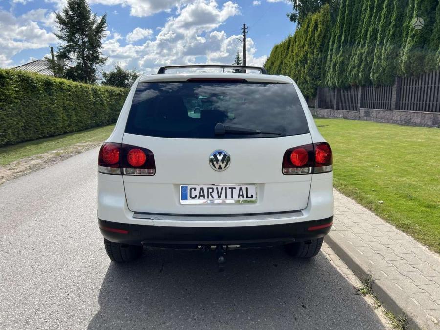 Balts Volkswagen Touareg 2007 Viļņa, ar dzinēja tilpumu 3.19 L un nobraukumu 325 tūkst. km par 3350 €, foto 8 vietnē AUTOMOTO.COM.LV