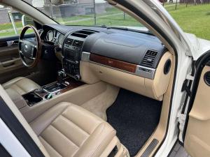 Balts Volkswagen Touareg 2007 Viļņa, ar dzinēja tilpumu 3.19 L un nobraukumu 325 tūkst. km par 3350 €, foto 14 vietnē AUTOMOTO.COM.LV