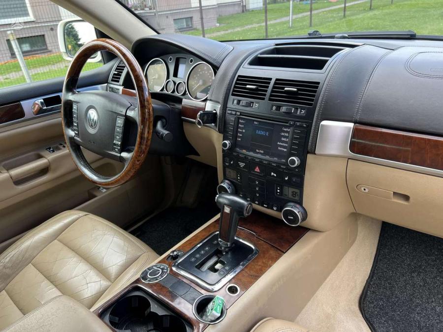 Balts Volkswagen Touareg 2007 Viļņa, ar dzinēja tilpumu 3.19 L un nobraukumu 325 tūkst. km par 3350 €, foto 15 vietnē AUTOMOTO.COM.LV
