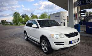 White Volkswagen Touareg 2008 in Varena, with an engine capacity of 3.60 L and mileage of 322 thousand km for 3100 €, photo  on AUTOMOTO.COM.LV
