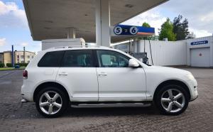 Balts Volkswagen Touareg 2008 Varėna, ar dzinēja tilpumu 3.60 L un nobraukumu 322 tūkst. km par 3100 €, foto 3 vietnē AUTOMOTO.COM.LV