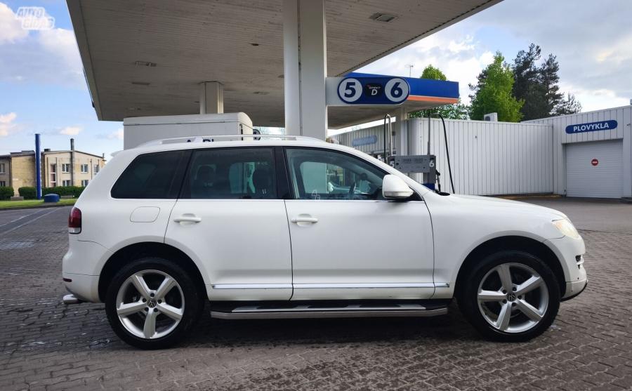 Balts Volkswagen Touareg 2008 Varėna, ar dzinēja tilpumu 3.60 L un nobraukumu 322 tūkst. km par 3100 €, foto 3 vietnē AUTOMOTO.COM.LV