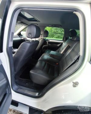 Balts Volkswagen Touareg 2008 Varėna, ar dzinēja tilpumu 3.60 L un nobraukumu 322 tūkst. km par 3100 €, foto 13 vietnē AUTOMOTO.COM.LV