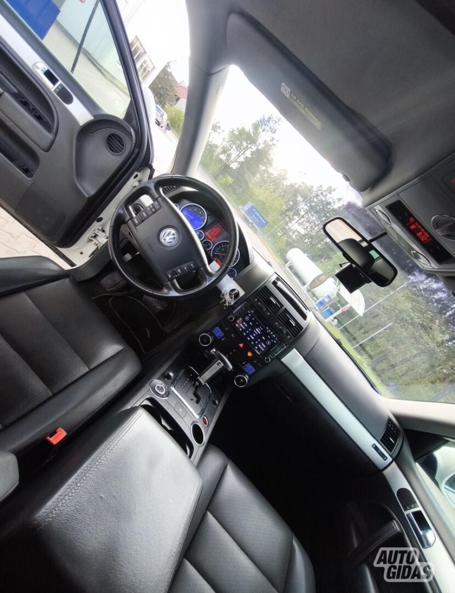 Balts Volkswagen Touareg 2008 Varėna, ar dzinēja tilpumu 3.60 L un nobraukumu 322 tūkst. km par 3100 €, foto 14 vietnē AUTOMOTO.COM.LV