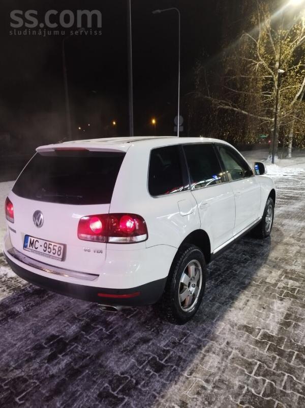 Balts Volkswagen Touareg 2010 Rīga, ar dzinēja tilpumu 3.00 L un nobraukumu 263 tūkst. km par 8500 €, foto 1 vietnē AUTOMOTO.COM.LV