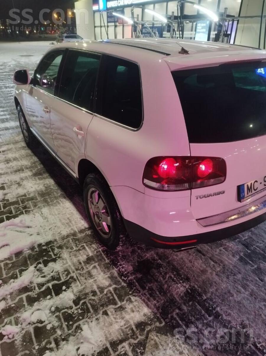 Balts Volkswagen Touareg 2010 Rīga, ar dzinēja tilpumu 3.00 L un nobraukumu 263 tūkst. km par 8500 €, foto 6 vietnē AUTOMOTO.COM.LV