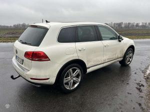 Balts Volkswagen Touareg 2010 Kauņa, ar dzinēja tilpumu 2.97 L un nobraukumu 270 tūkst. km par 8850 €, foto 2 vietnē AUTOMOTO.COM.LV