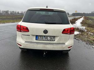 Balts Volkswagen Touareg 2010 Kauņa, ar dzinēja tilpumu 2.97 L un nobraukumu 270 tūkst. km par 8850 €, foto 4 vietnē AUTOMOTO.COM.LV