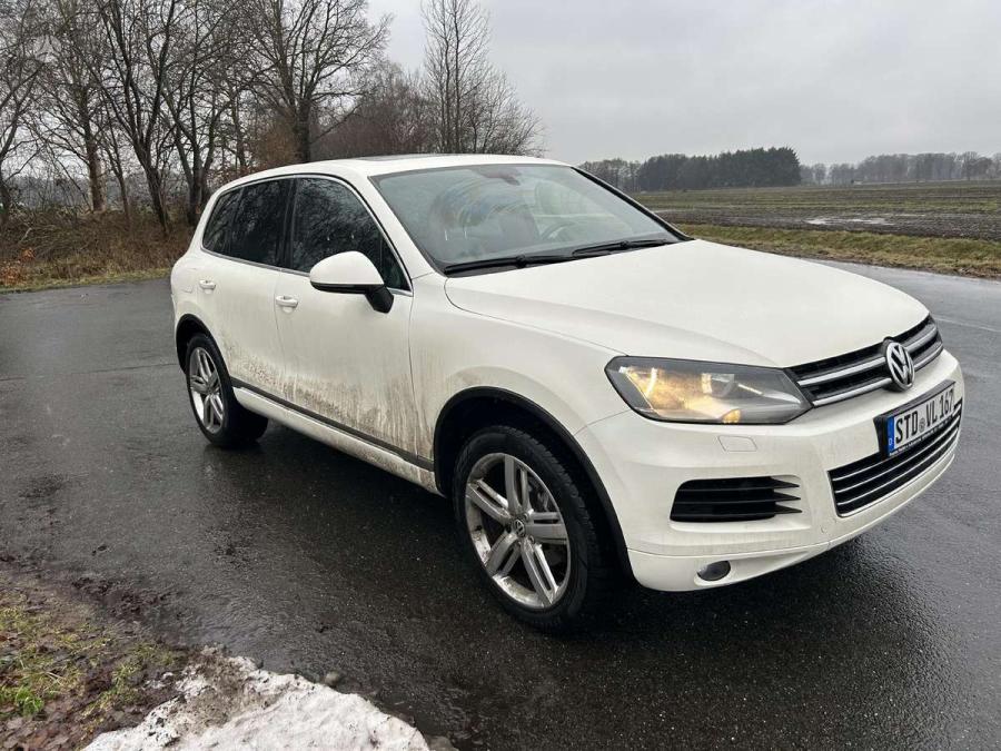 Balts Volkswagen Touareg 2010 Kauņa, ar dzinēja tilpumu 2.97 L un nobraukumu 270 tūkst. km par 8850 €, foto 5 vietnē AUTOMOTO.COM.LV