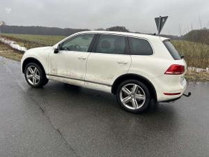 Balts Volkswagen Touareg 2010 Kauņa, ar dzinēja tilpumu 2.97 L un nobraukumu 270 tūkst. km par 8850 €, foto 6 vietnē AUTOMOTO.COM.LV