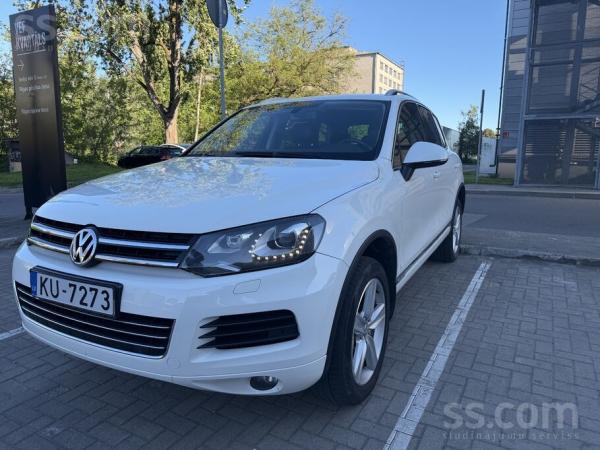 Balts Volkswagen Touareg 2010 Rīga, ar dzinēja tilpumu 3.00 L un nobraukumu 228 tūkst. km par 12700 €, foto 8 vietnē AUTOMOTO.COM.LV
