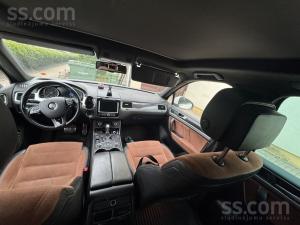 Balts Volkswagen Touareg 2010 Rēzekne, ar dzinēja tilpumu 4.20 L un nobraukumu 302 tūkst. km par 12800 €, foto 4 vietnē AUTOMOTO.COM.LV