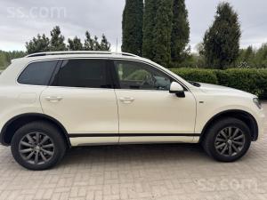 Balts Volkswagen Touareg 2010 Rēzekne, ar dzinēja tilpumu 4.20 L un nobraukumu 302 tūkst. km par 12800 €, foto 8 vietnē AUTOMOTO.COM.LV