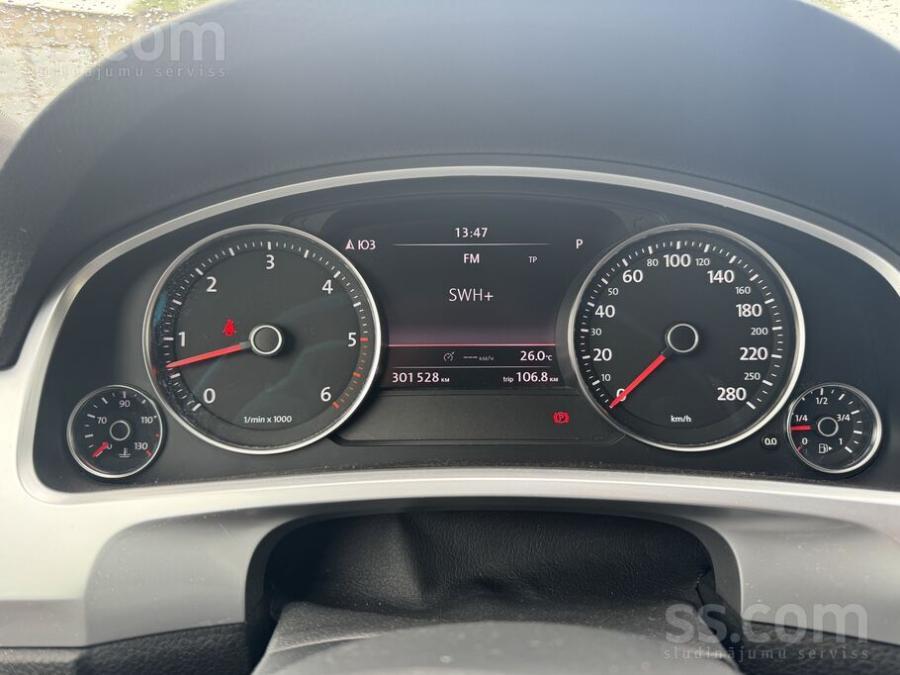 Balts Volkswagen Touareg 2010 Rēzekne, ar dzinēja tilpumu 4.20 L un nobraukumu 302 tūkst. km par 12800 €, foto 9 vietnē AUTOMOTO.COM.LV