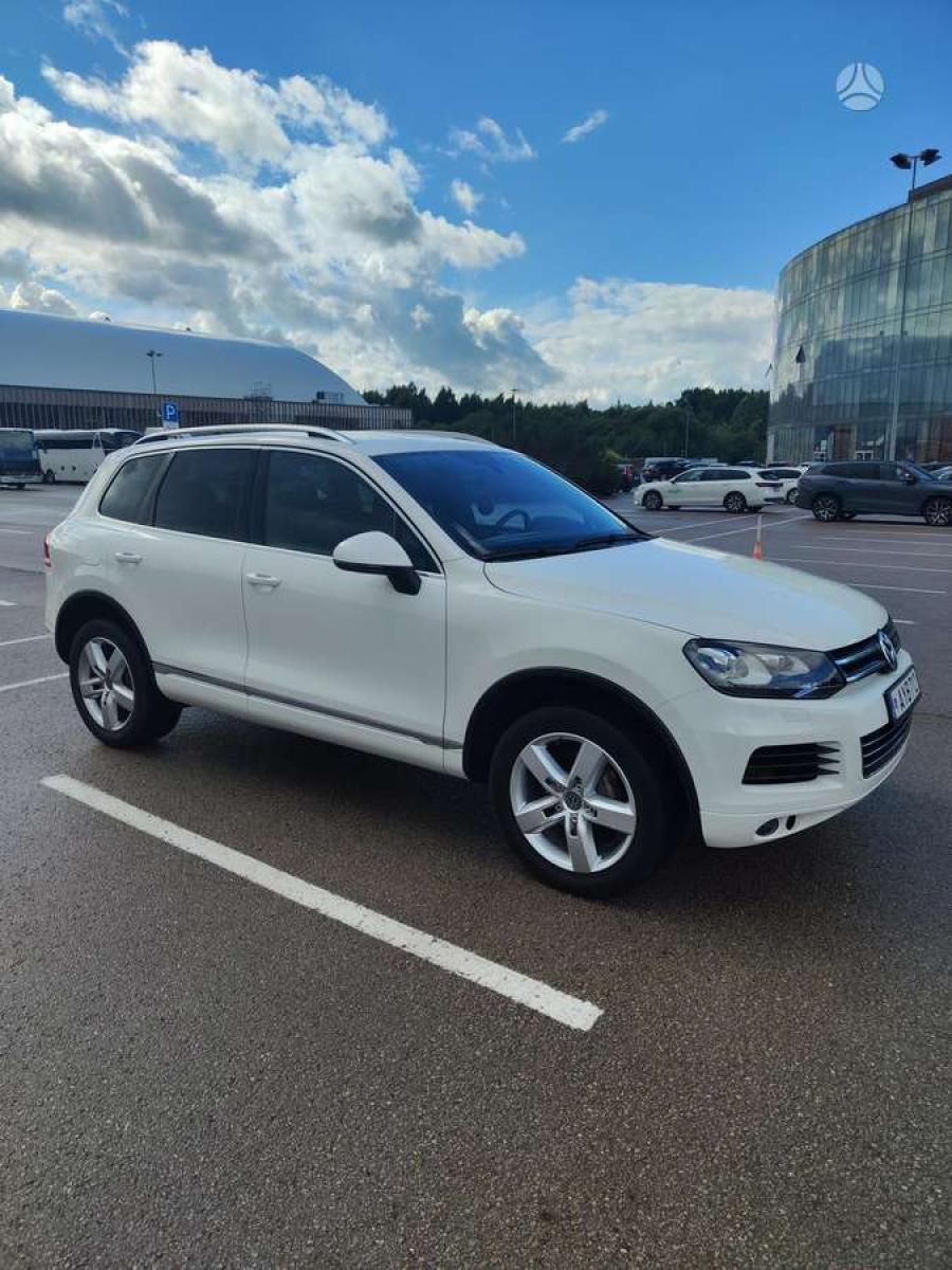 Balts Volkswagen Touareg 2010 Šauļi, ar dzinēja tilpumu 2.97 L un nobraukumu 202 tūkst. km par 10200 €, foto 3 vietnē AUTOMOTO.COM.LV