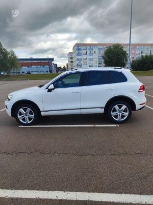 Balts Volkswagen Touareg 2010 Šauļi, ar dzinēja tilpumu 2.97 L un nobraukumu 202 tūkst. km par 10200 €, foto 4 vietnē AUTOMOTO.COM.LV