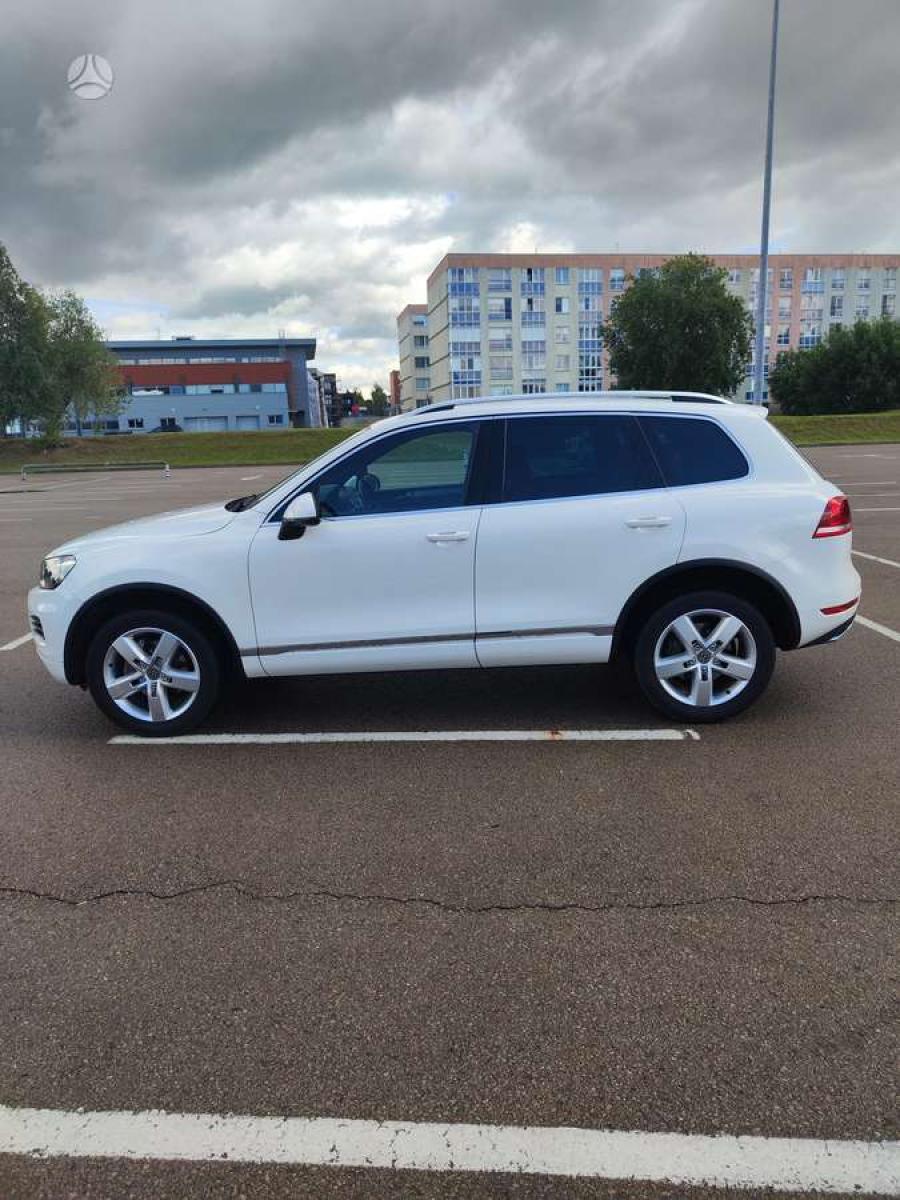 Balts Volkswagen Touareg 2010 Šauļi, ar dzinēja tilpumu 2.97 L un nobraukumu 202 tūkst. km par 10200 €, foto 4 vietnē AUTOMOTO.COM.LV