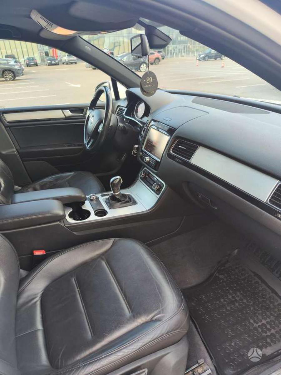 Balts Volkswagen Touareg 2010 Šauļi, ar dzinēja tilpumu 2.97 L un nobraukumu 202 tūkst. km par 10200 €, foto 10 vietnē AUTOMOTO.COM.LV