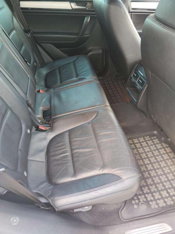 Balts Volkswagen Touareg 2010 Šauļi, ar dzinēja tilpumu 2.97 L un nobraukumu 202 tūkst. km par 10200 €, foto 10 vietnē AUTOMOTO.COM.LV