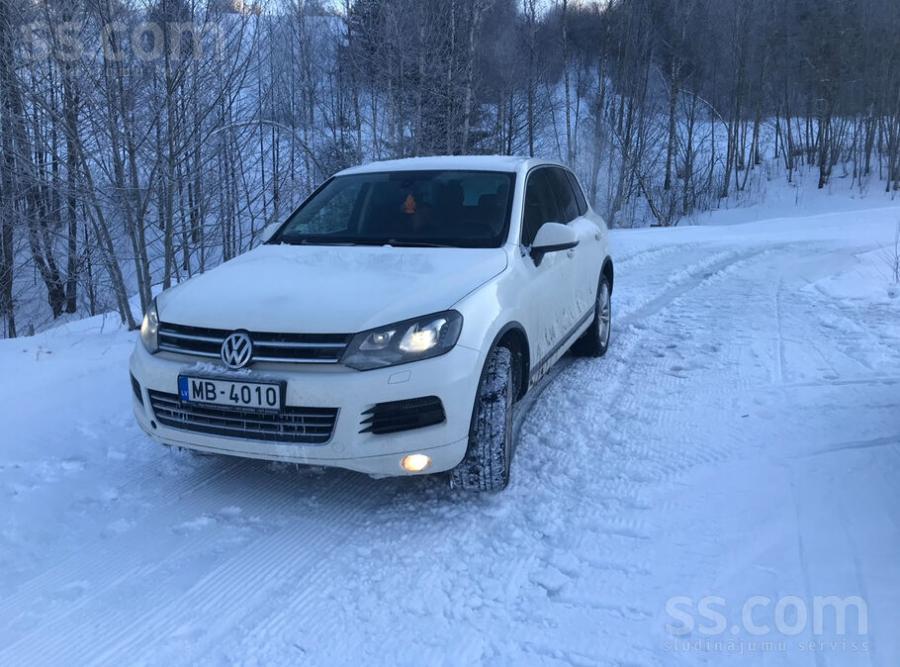 Balts Volkswagen Touareg 2011 Rīga, ar dzinēja tilpumu 3.00 L un nobraukumu 295 tūkst. km par 11100 €, foto 2 vietnē AUTOMOTO.COM.LV