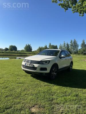 Balts Volkswagen Touareg 2011 Jelgava, ar dzinēja tilpumu 3.00 L un nobraukumu 369 tūkst. km par 8500 €, foto  vietnē AUTOMOTO.COM.LV