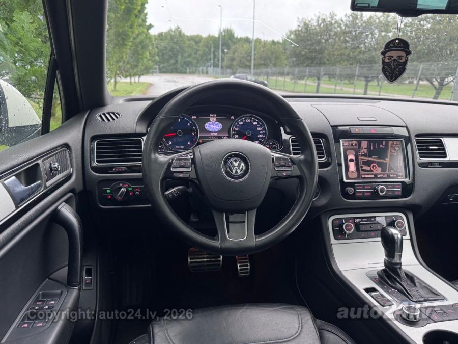 Balts Volkswagen Touareg 2011 Tallina, ar dzinēja tilpumu 3.00 L un nobraukumu 269 tūkst. km par 9350 €, foto 12 vietnē AUTOMOTO.COM.LV