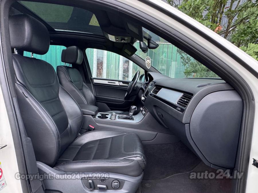 Balts Volkswagen Touareg 2011 Tallina, ar dzinēja tilpumu 3.00 L un nobraukumu 269 tūkst. km par 9350 €, foto 13 vietnē AUTOMOTO.COM.LV