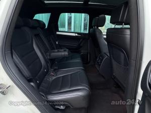 Balts Volkswagen Touareg 2011 Tallina, ar dzinēja tilpumu 3.00 L un nobraukumu 269 tūkst. km par 9350 €, foto 17 vietnē AUTOMOTO.COM.LV