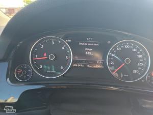 White Volkswagen Touareg 2011 in Utena, with an engine capacity of 3.00 L and mileage of 206 thousand km for 9000 €, photo 12 on AUTOMOTO.COM.LV