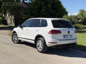 Balts Volkswagen Touareg 2012 Aizkraukle, ar dzinēja tilpumu 3.00 L un nobraukumu 327 tūkst. km par 8970 €, foto 3 vietnē AUTOMOTO.COM.LV
