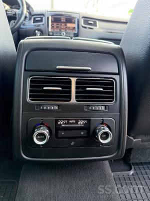 Balts Volkswagen Touareg 2012 Aizkraukle, ar dzinēja tilpumu 3.00 L un nobraukumu 327 tūkst. km par 8970 €, foto 6 vietnē AUTOMOTO.COM.LV
