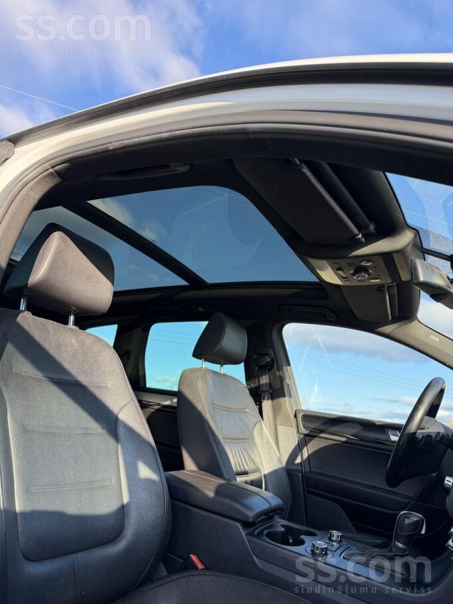 Balts Volkswagen Touareg 2012 Aizkraukle, ar dzinēja tilpumu 3.00 L un nobraukumu 327 tūkst. km par 8970 €, foto 7 vietnē AUTOMOTO.COM.LV
