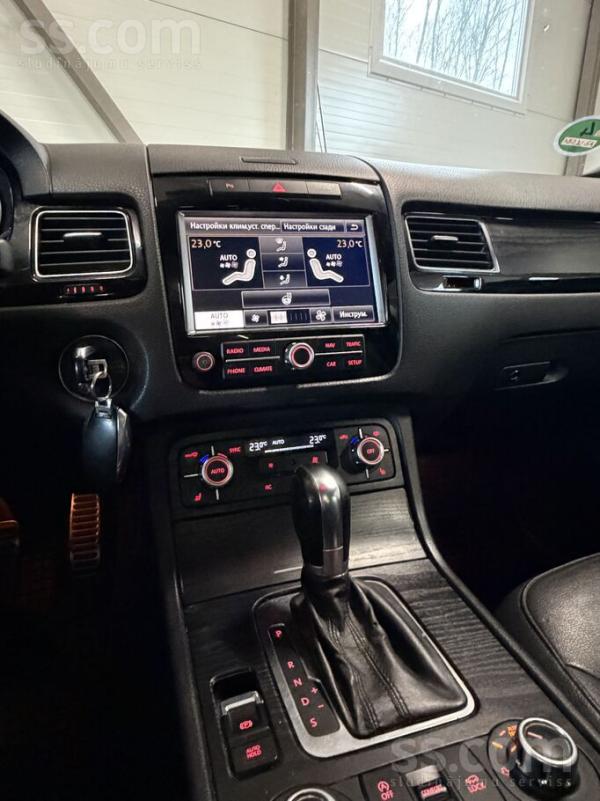 Balts Volkswagen Touareg 2012 Aizkraukle, ar dzinēja tilpumu 3.00 L un nobraukumu 327 tūkst. km par 8970 €, foto 10 vietnē AUTOMOTO.COM.LV