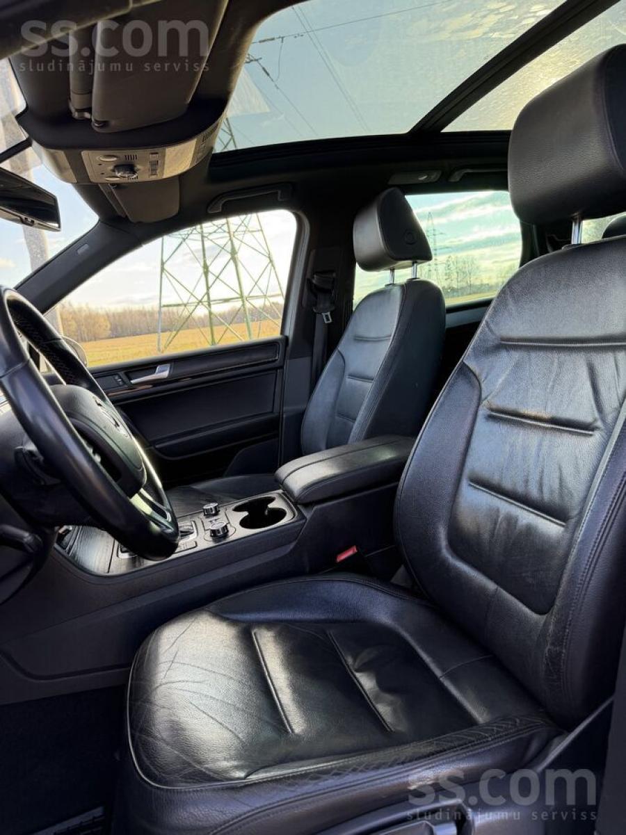 Balts Volkswagen Touareg 2012 Aizkraukle, ar dzinēja tilpumu 3.00 L un nobraukumu 327 tūkst. km par 8970 €, foto 12 vietnē AUTOMOTO.COM.LV