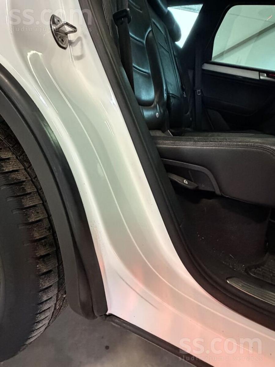Balts Volkswagen Touareg 2012 Aizkraukle, ar dzinēja tilpumu 3.00 L un nobraukumu 327 tūkst. km par 8970 €, foto 14 vietnē AUTOMOTO.COM.LV