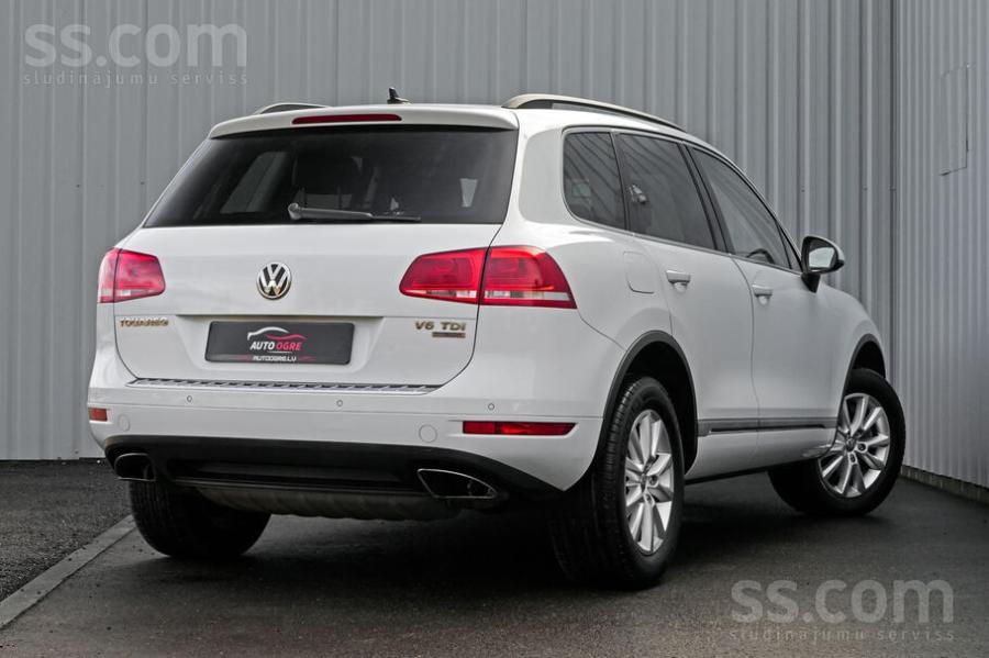 Balts Volkswagen Touareg 2012 Ogre, ar dzinēja tilpumu 3.00 L un nobraukumu 277 tūkst. km par 11700 €, foto 5 vietnē AUTOMOTO.COM.LV