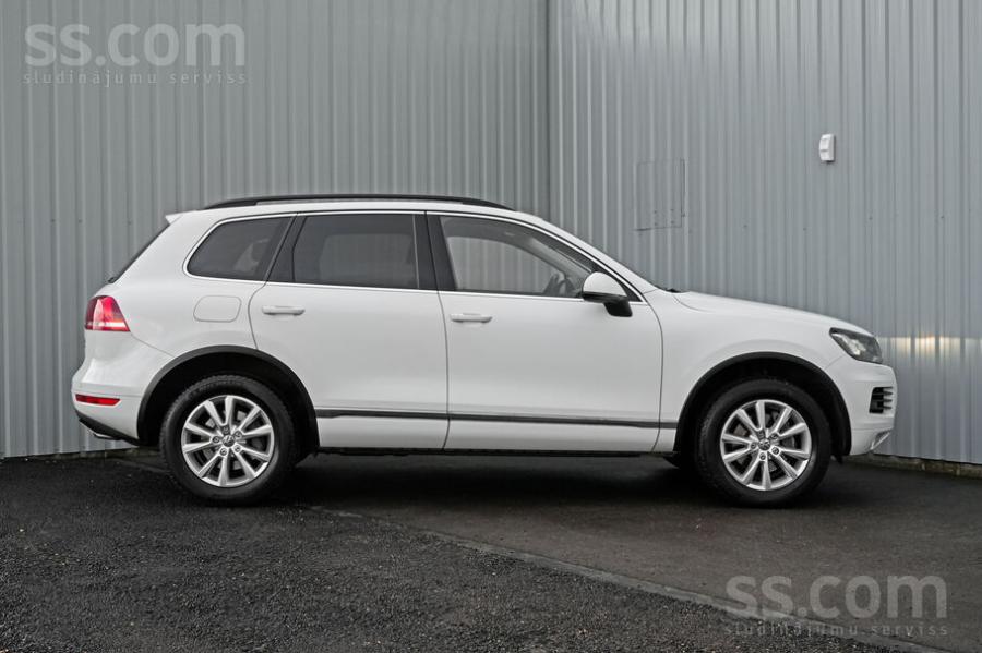 Balts Volkswagen Touareg 2012 Ogre, ar dzinēja tilpumu 3.00 L un nobraukumu 277 tūkst. km par 11700 €, foto 7 vietnē AUTOMOTO.COM.LV