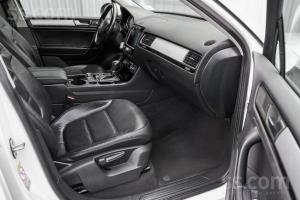 Balts Volkswagen Touareg 2012 Ogre, ar dzinēja tilpumu 3.00 L un nobraukumu 277 tūkst. km par 11700 €, foto 8 vietnē AUTOMOTO.COM.LV