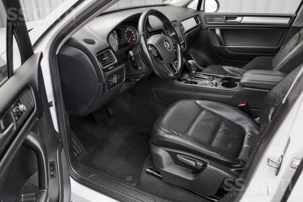Balts Volkswagen Touareg 2012 Ogre, ar dzinēja tilpumu 3.00 L un nobraukumu 277 tūkst. km par 11700 €, foto 8 vietnē AUTOMOTO.COM.LV