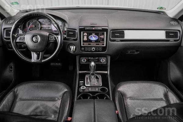 Balts Volkswagen Touareg 2012 Ogre, ar dzinēja tilpumu 3.00 L un nobraukumu 277 tūkst. km par 11700 €, foto 9 vietnē AUTOMOTO.COM.LV