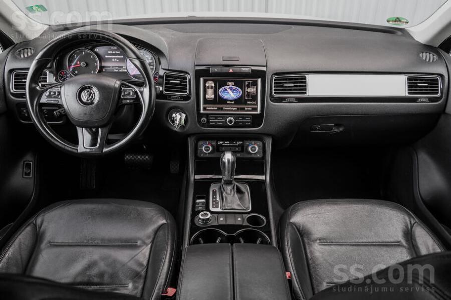 Balts Volkswagen Touareg 2012 Ogre, ar dzinēja tilpumu 3.00 L un nobraukumu 277 tūkst. km par 11700 €, foto 10 vietnē AUTOMOTO.COM.LV