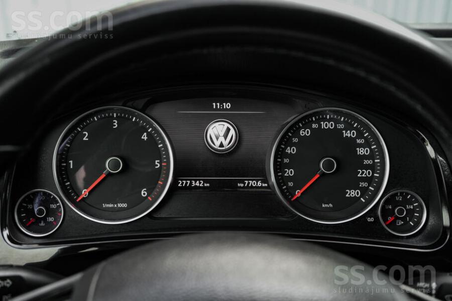 Balts Volkswagen Touareg 2012 Ogre, ar dzinēja tilpumu 3.00 L un nobraukumu 277 tūkst. km par 11700 €, foto 11 vietnē AUTOMOTO.COM.LV
