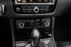Balts Volkswagen Touareg 2012 Ogre, ar dzinēja tilpumu 3.00 L un nobraukumu 277 tūkst. km par 11700 €, foto 13 vietnē AUTOMOTO.COM.LV