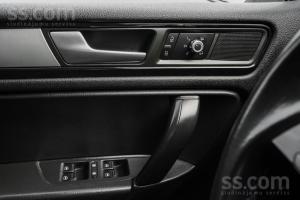 Balts Volkswagen Touareg 2012 Ogre, ar dzinēja tilpumu 3.00 L un nobraukumu 277 tūkst. km par 11700 €, foto 16 vietnē AUTOMOTO.COM.LV