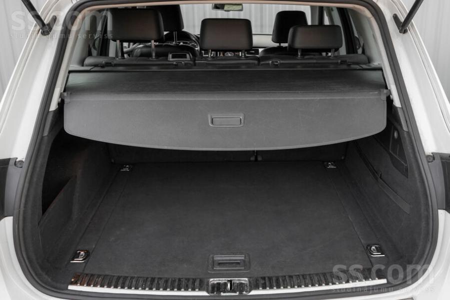 Balts Volkswagen Touareg 2012 Ogre, ar dzinēja tilpumu 3.00 L un nobraukumu 277 tūkst. km par 11700 €, foto 20 vietnē AUTOMOTO.COM.LV